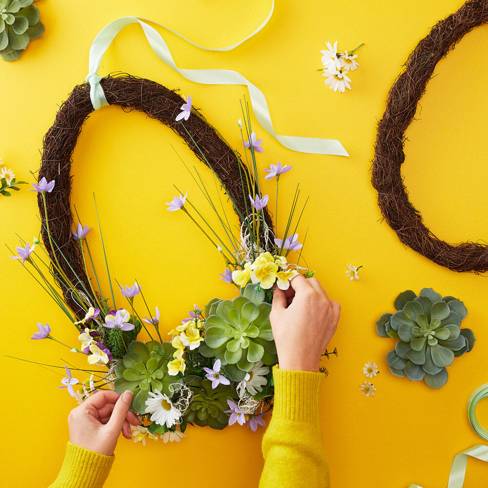 How to Make a Spring Floral Wreath | Hobbycraft