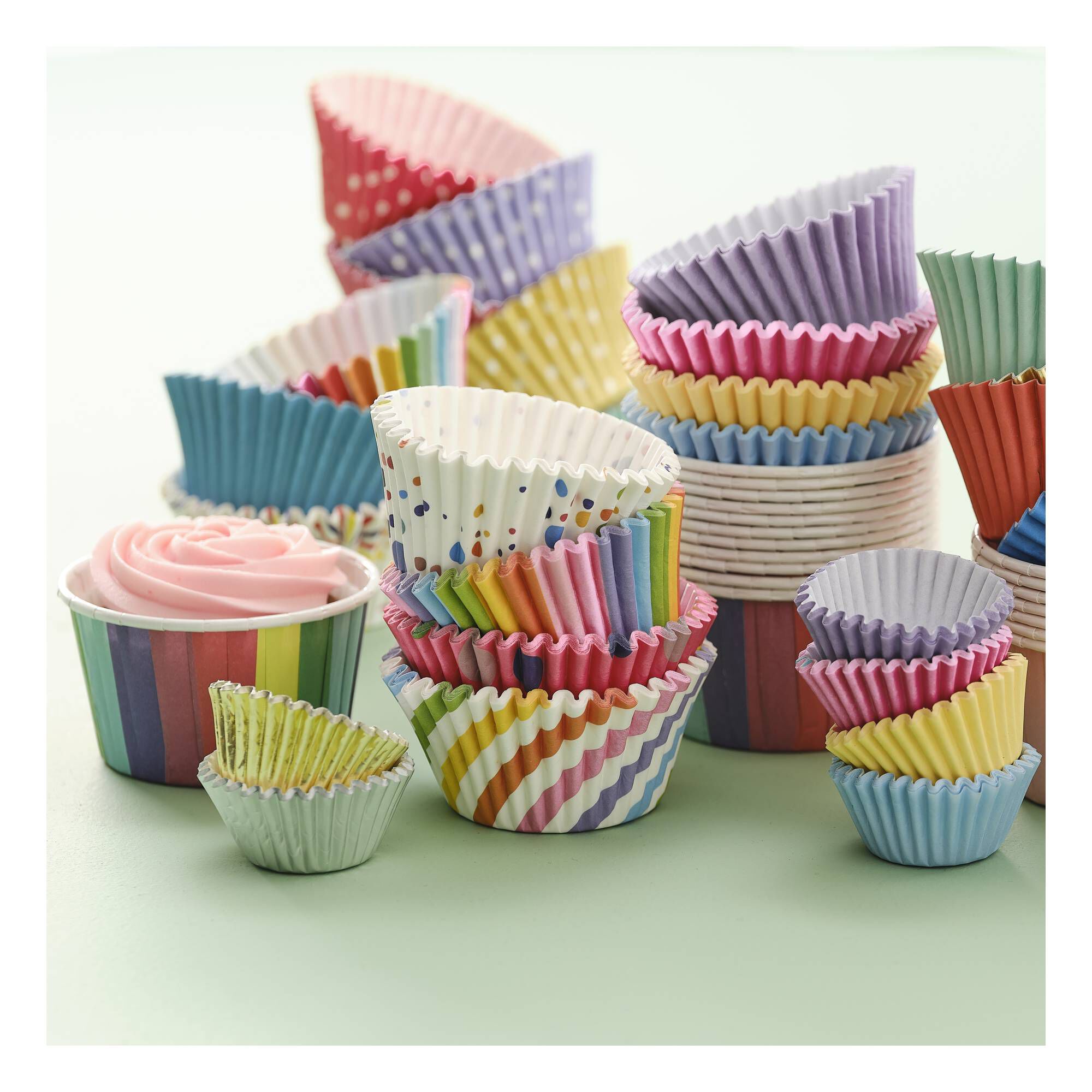 Whisk Party Balloon Cupcake Cases 50 Pack | Hobbycraft