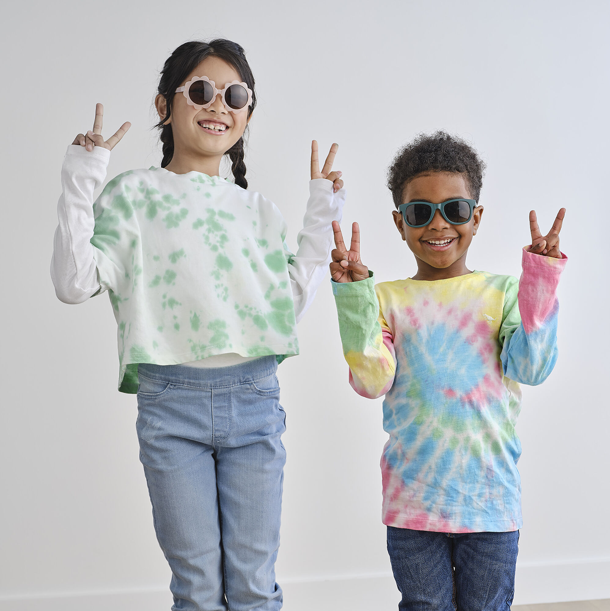 How to Tie Dye T-Shirts