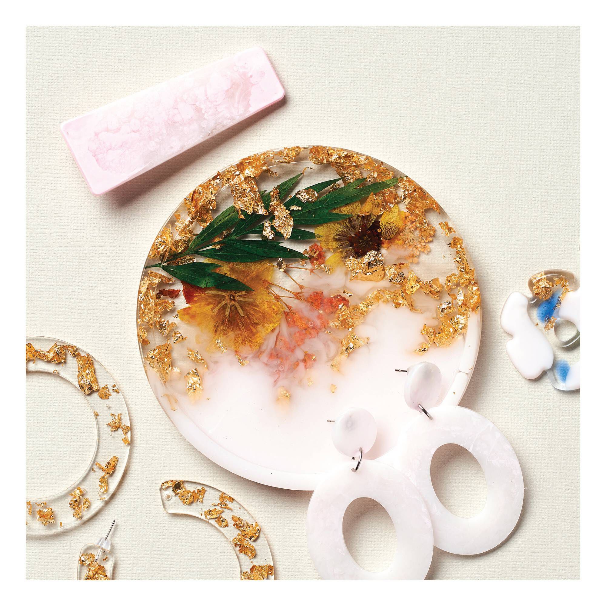 Deluxe Contemporary Resin Kit | Hobbycraft