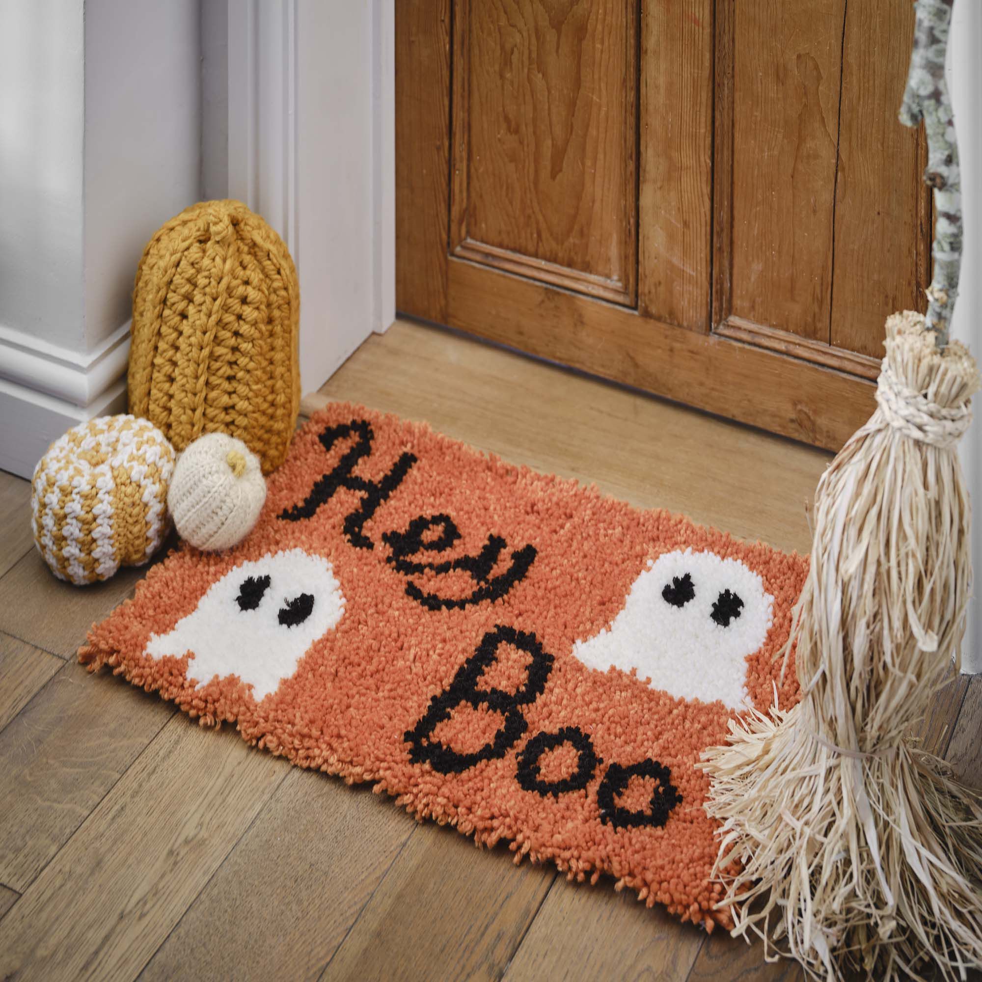 How to Make a Halloween Latch Hook Rug | Hobbycraft
