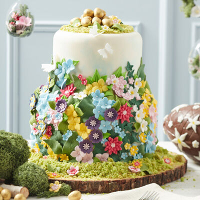 How to Make a Tiered Floral Cake | Hobbycraft