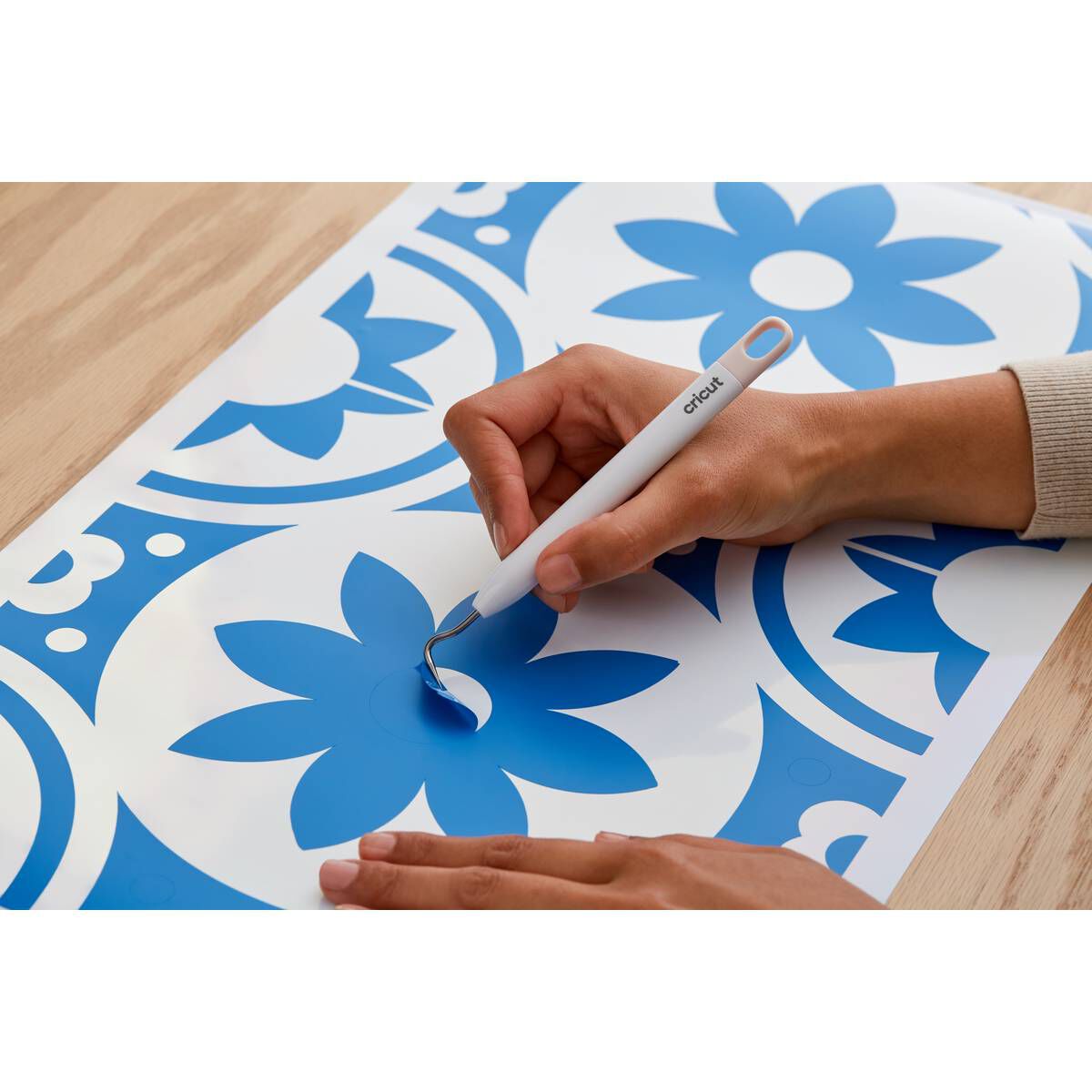 Cricut Essential Tool Set 7 Pieces | Hobbycraft
