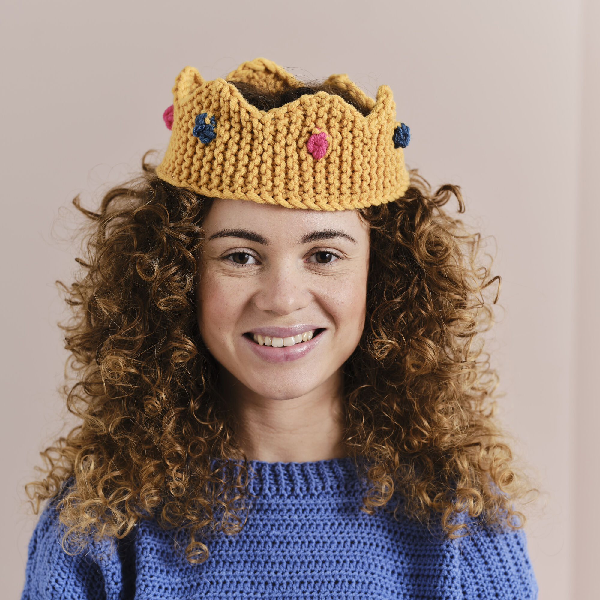 Free Knitted Crown Pattern for Kids | Hobbycraft