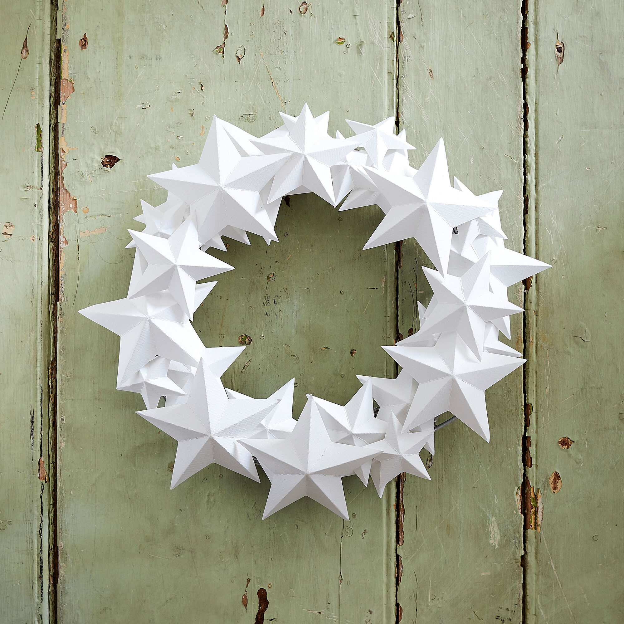 Cricut: How to Make a Paper Star Wreath | Hobbycraft