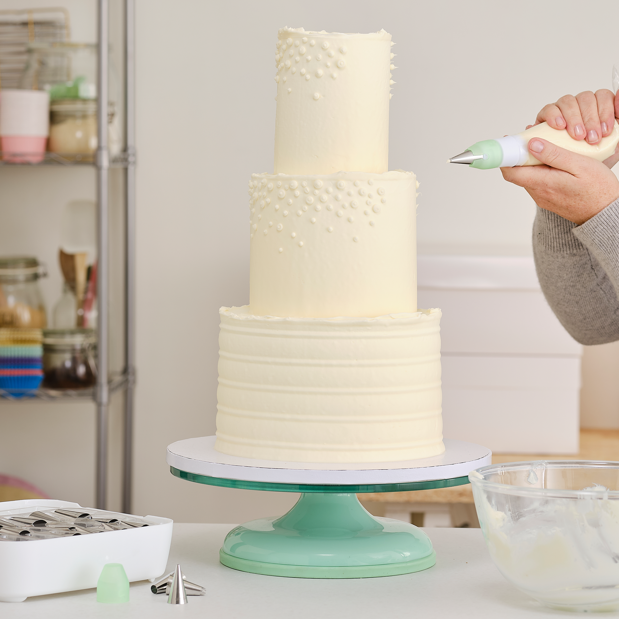 How to Use Cake Dowels | Hobbycraft