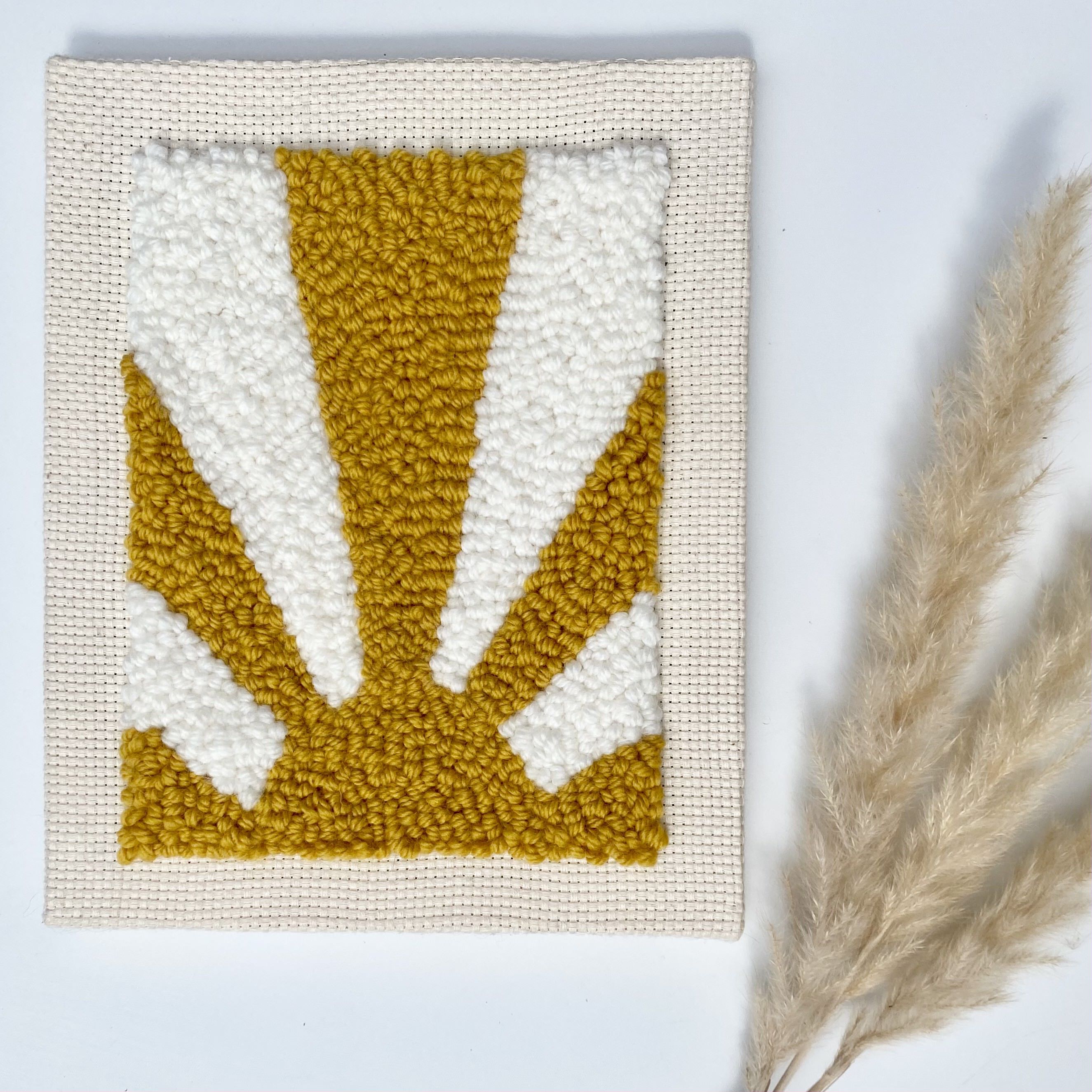 How to Make a Sunburst Punch Needle | Hobbycraft