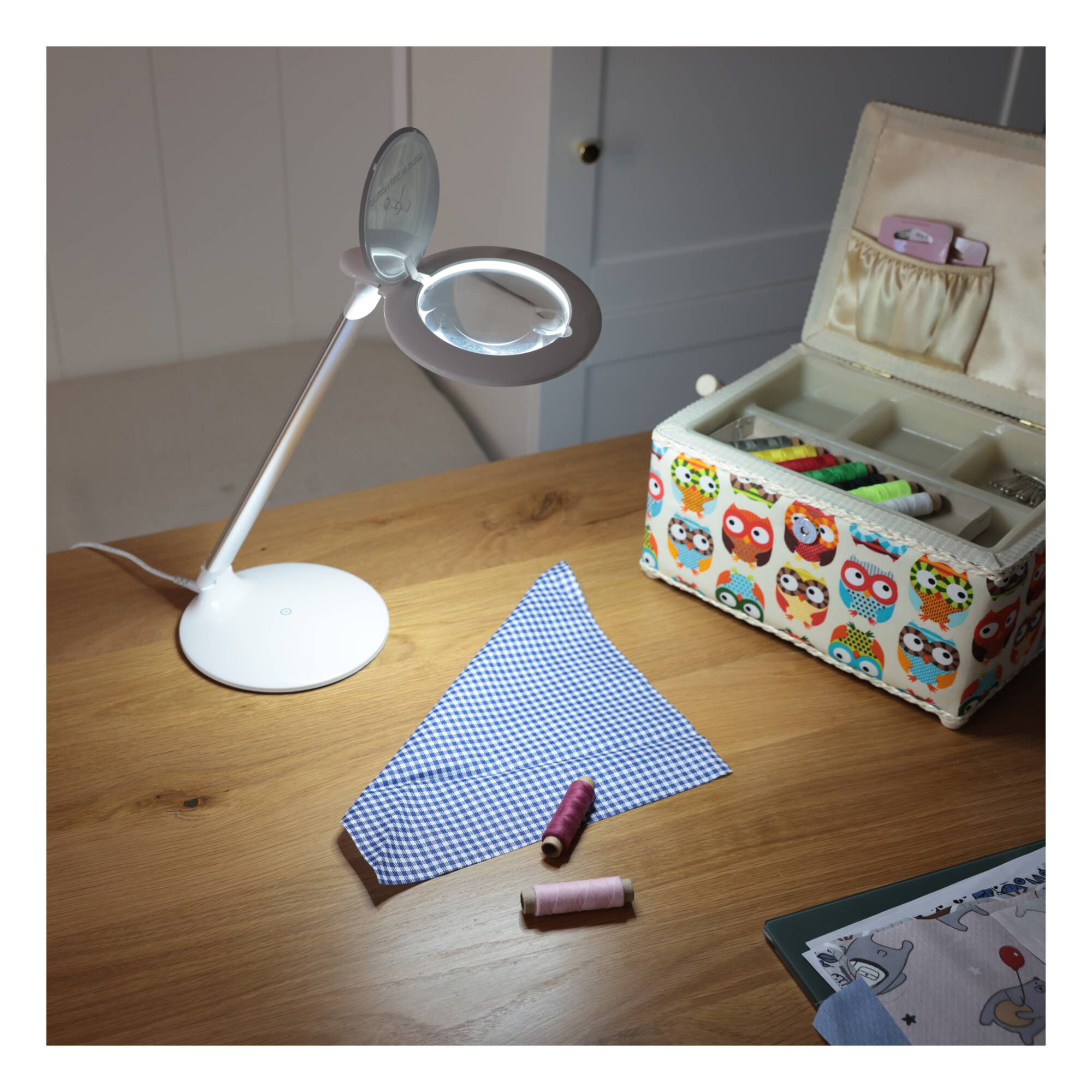 The Daylight Company Halo GO Magnifier | Hobbycraft