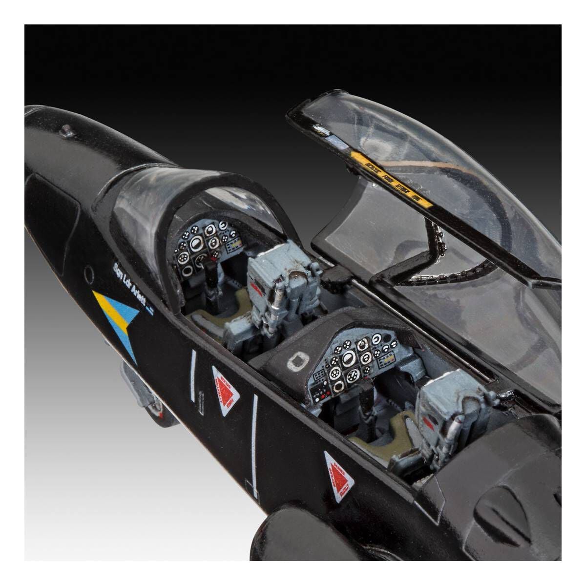 Revell BAe Hawk T.1 Model Kit 1:72 | Hobbycraft