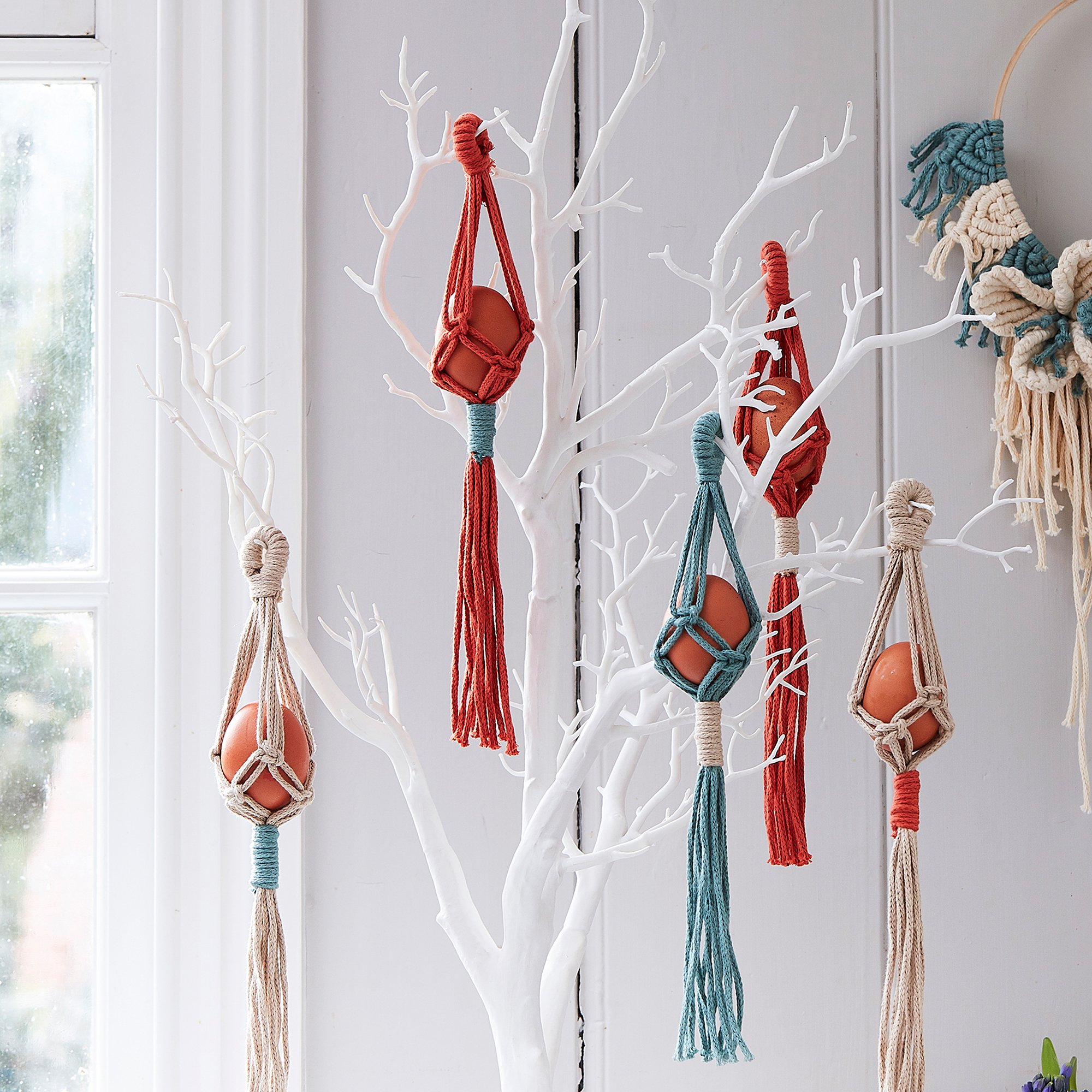 How to Make a Macramé Egg Hanger | Hobbycraft