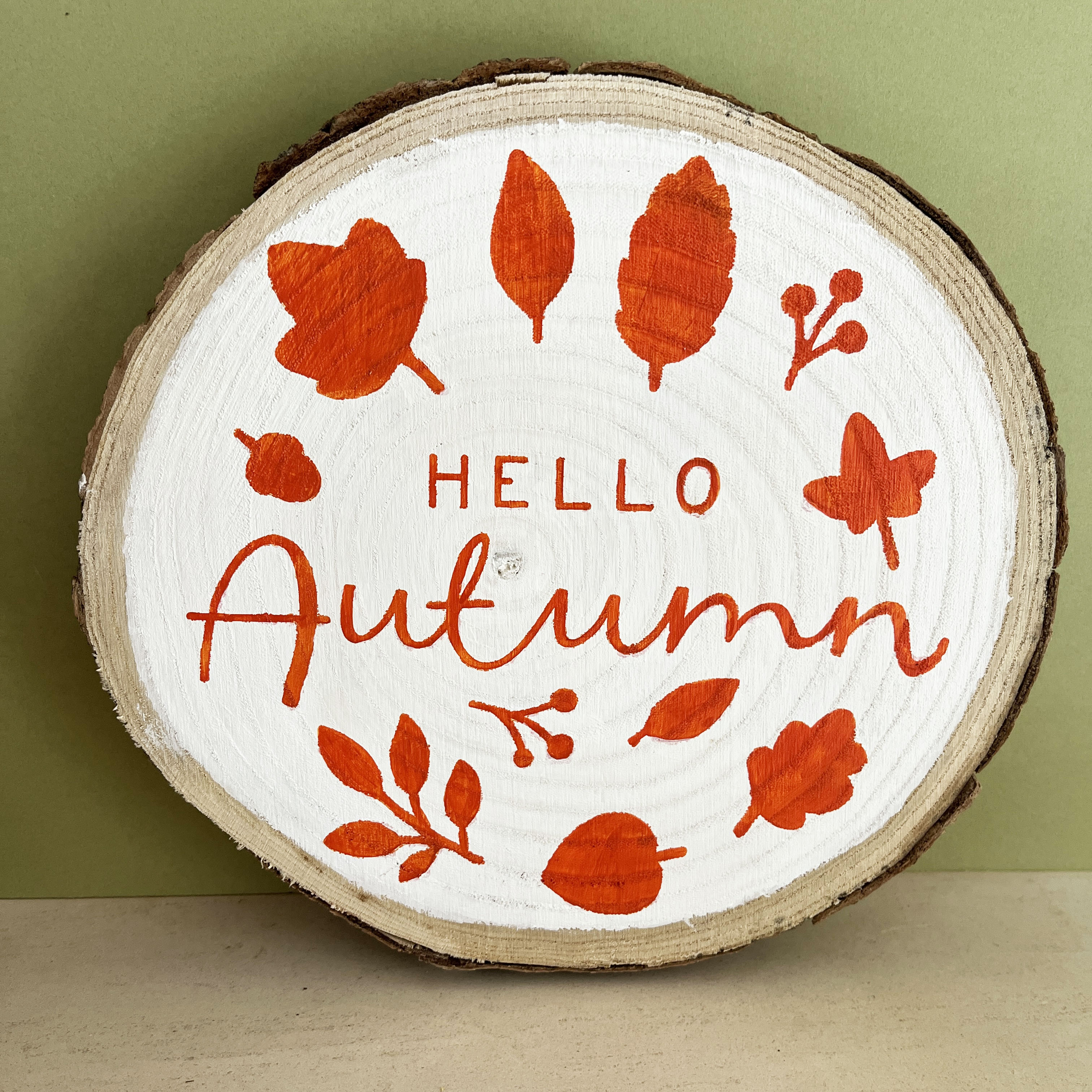 How to Make an Autumn Wooden Slice | Hobbycraft