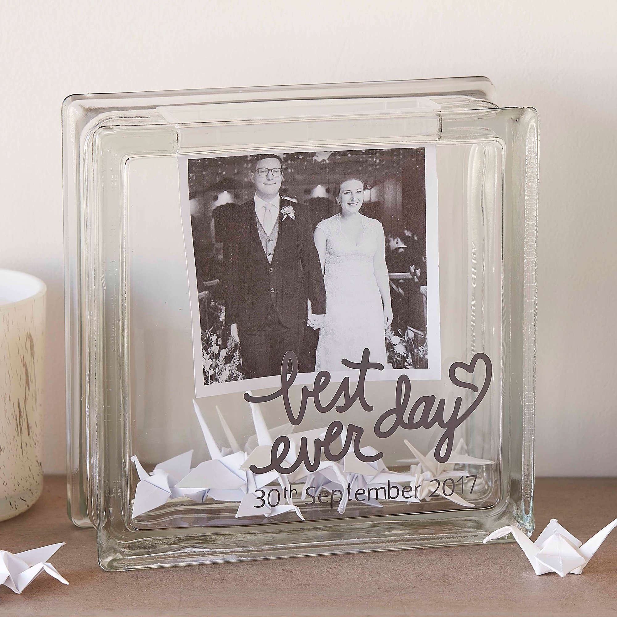 Cricut: How to Create a Memory Frame with Adhesive Vinyl | Hobbycraft
