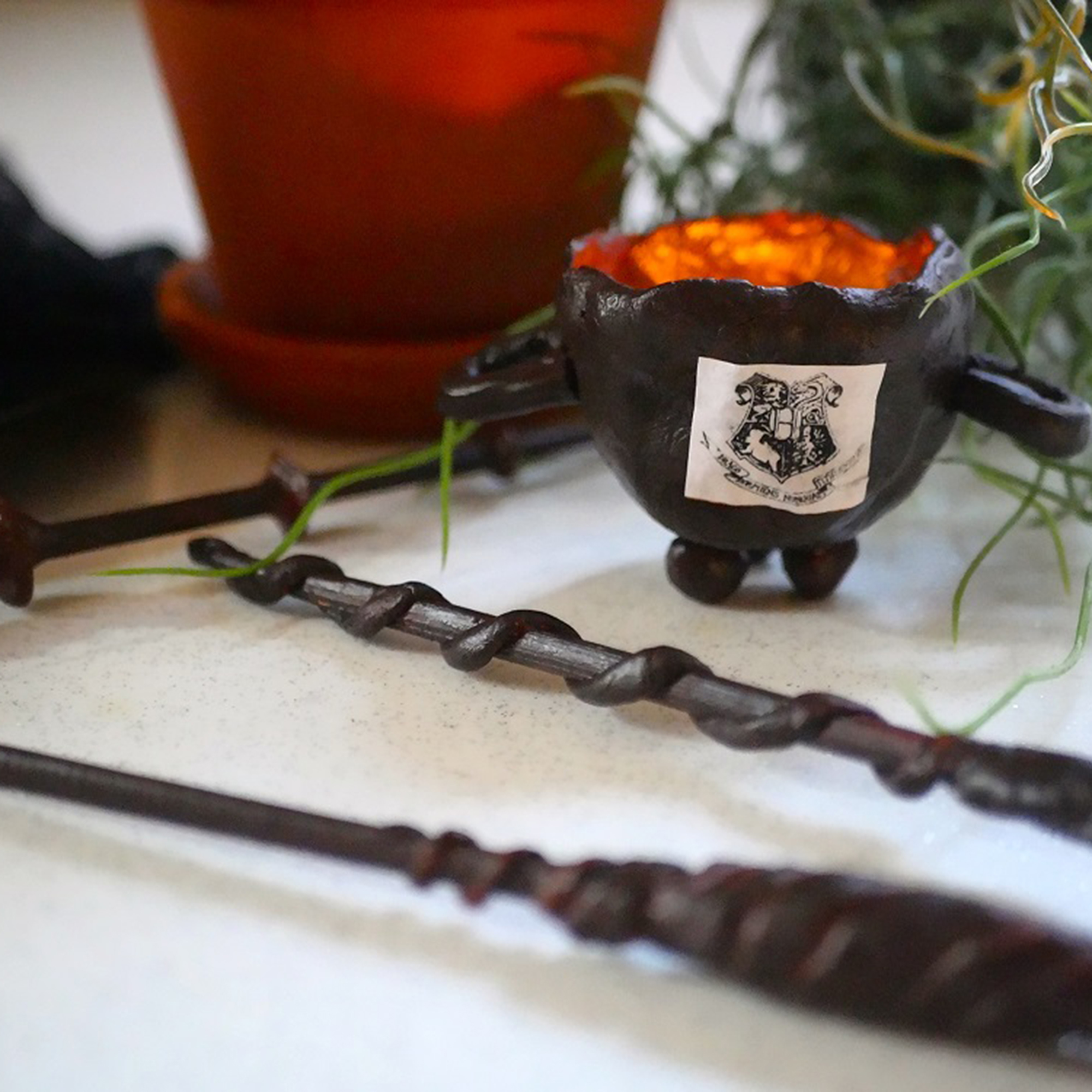 How to Make a Mini Cauldron and Magic Wands | Hobbycraft