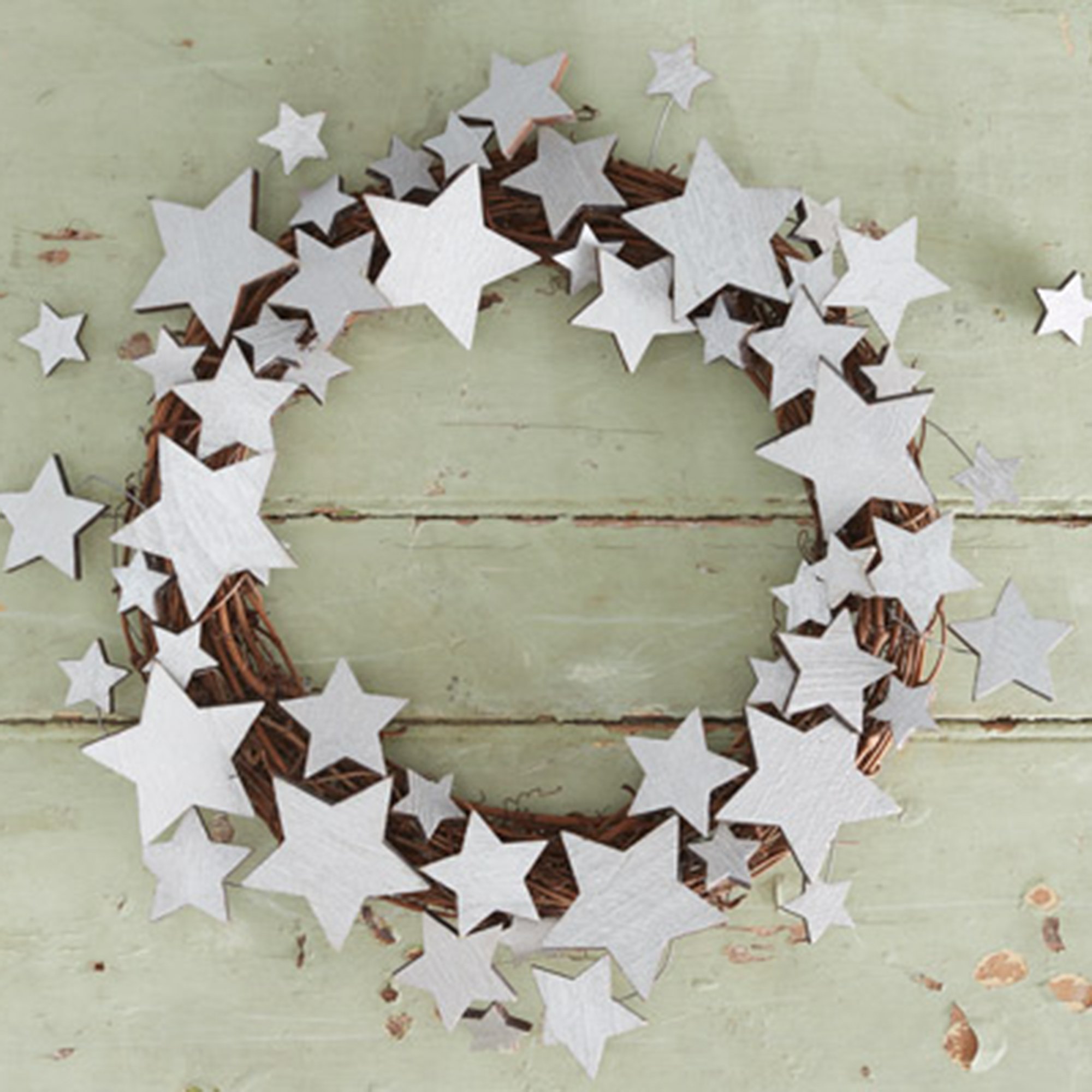 How to Make a Rustic Star Wreath | Hobbycraft
