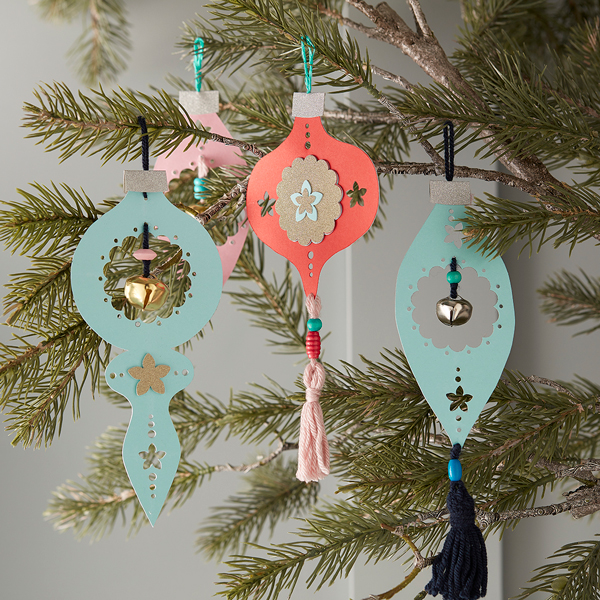 How to Make Vintage Paper Baubles | Hobbycraft