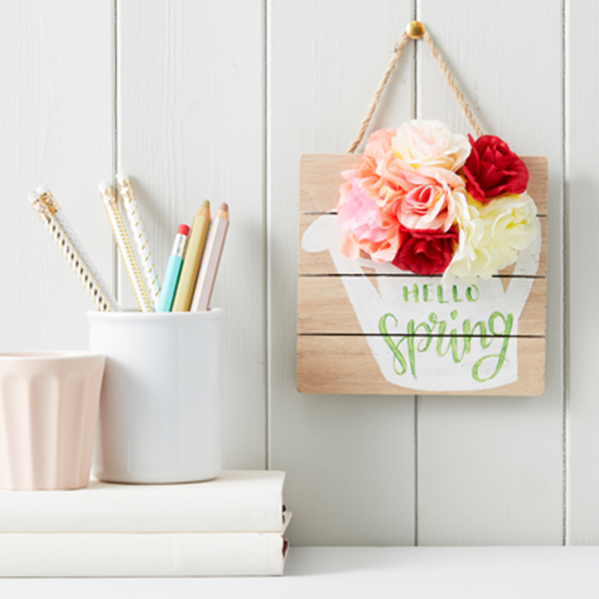 How to Make a Floral Watering Can Sign | Hobbycraft