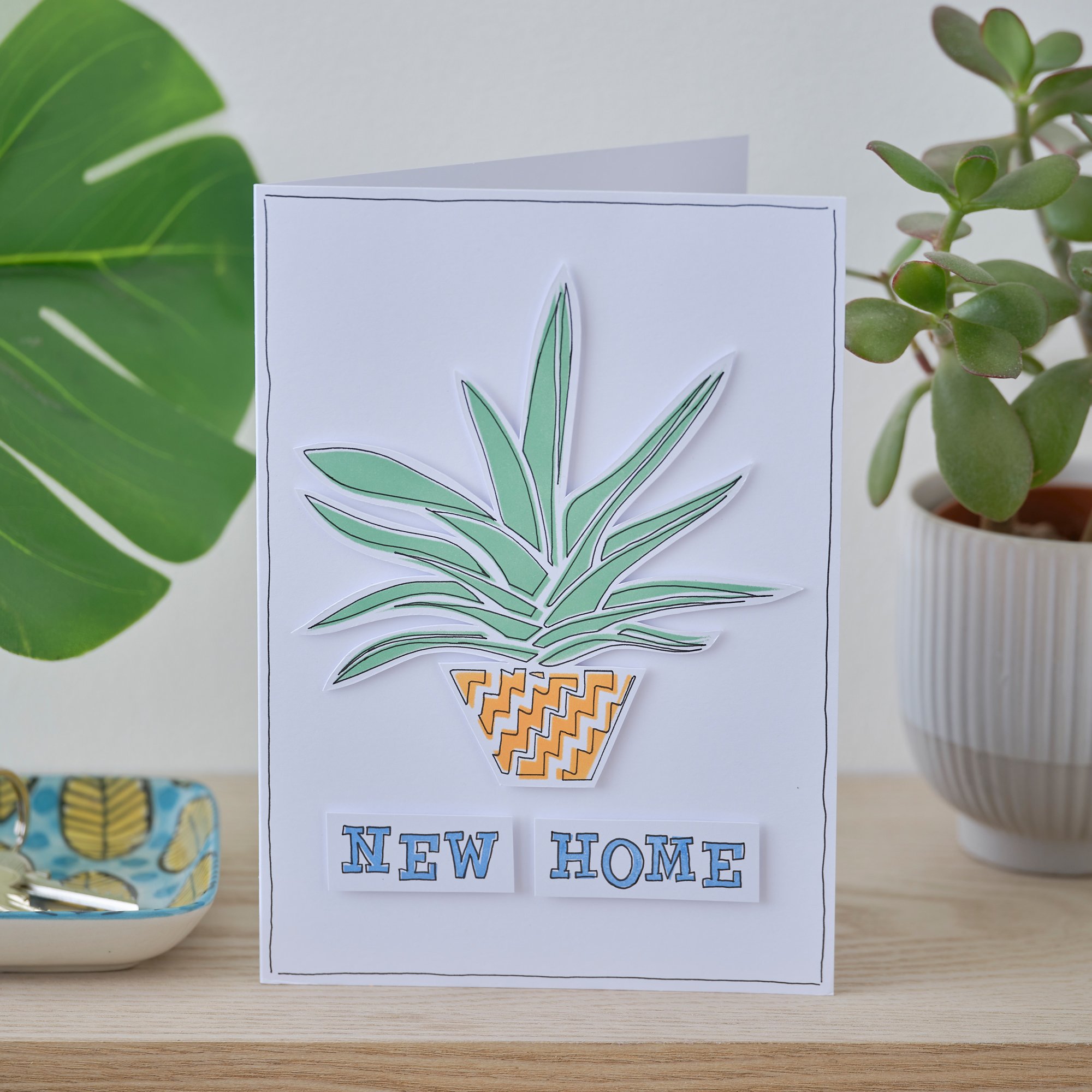 How to Make a Stencilled New Home Card | Hobbycraft