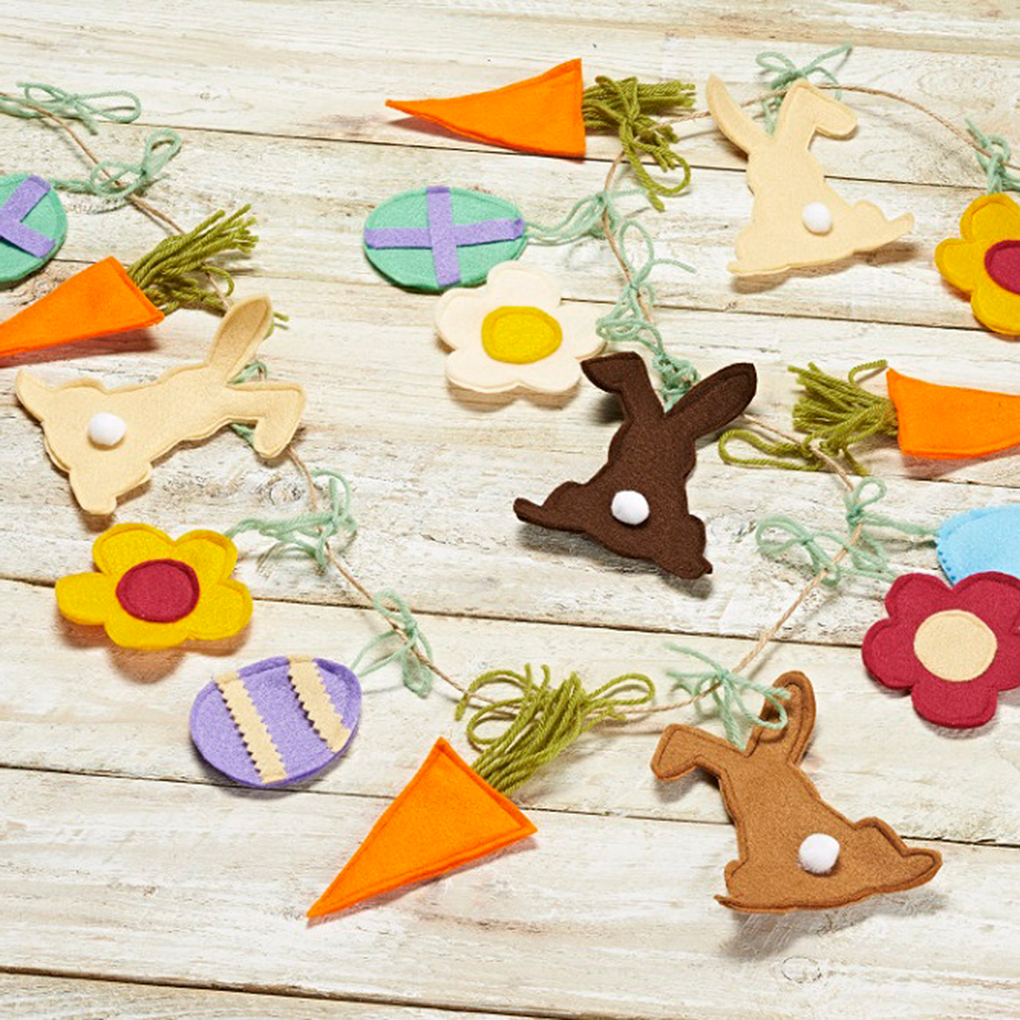 How to Make a Spring Garland | Hobbycraft